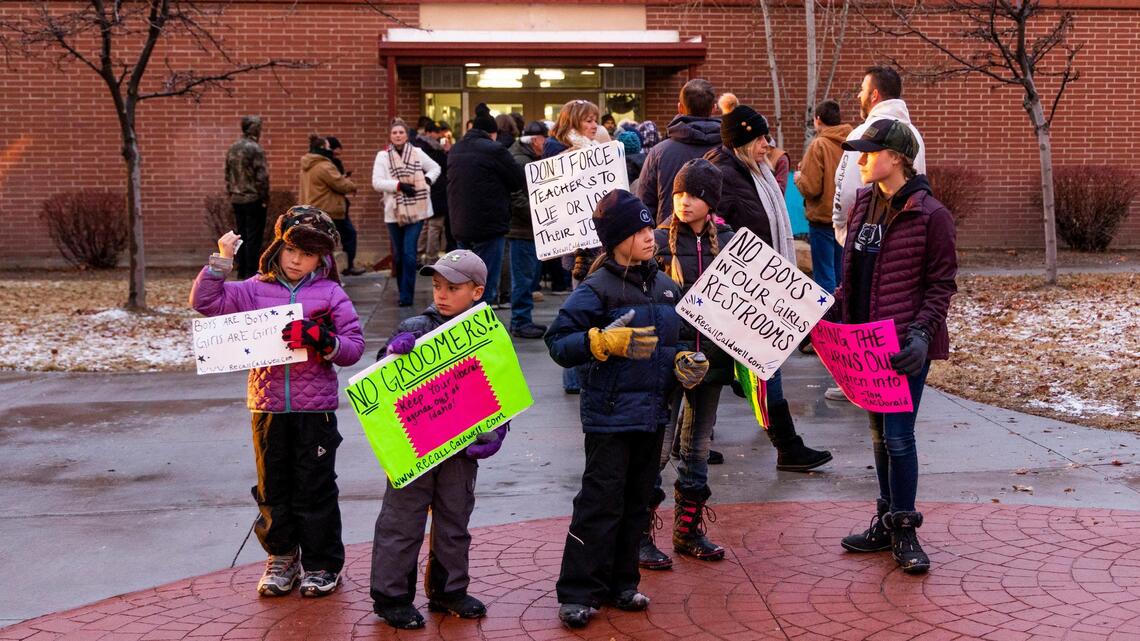 Caldwell School District pauses gender identity discussion | Idaho ...